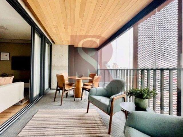 Apartamento à venda em Moema