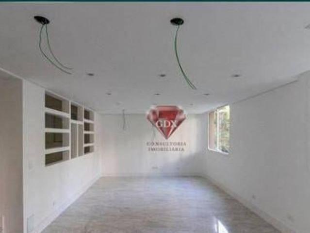 Apartamento a venda em Moema