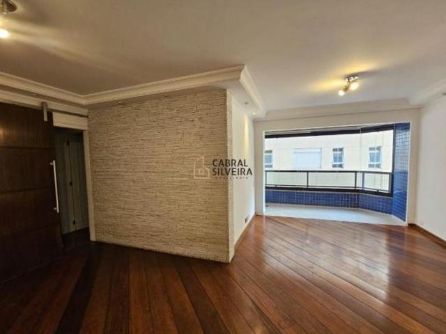 Apartamento à venda em Moema