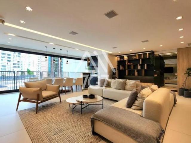 APARTAMENTO À VENDA EM MOEMA