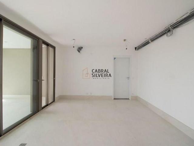 Apartamento à venda em Moema
