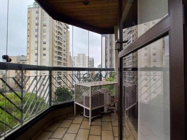 Apartamento à venda em Moema