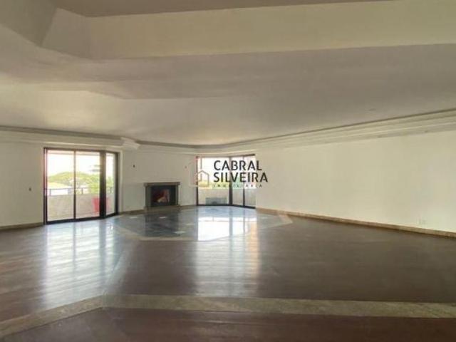 Apartamento à venda em Moema