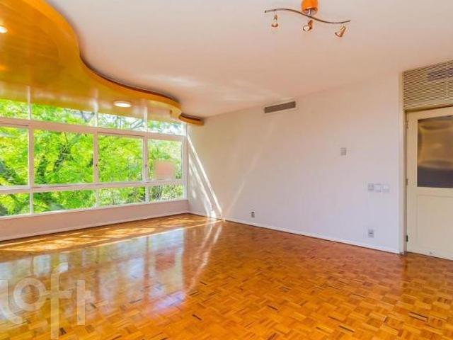 Apartamento à venda em Moinhos de Vento com 194 m², 3 quartos, 1 suíte, 1 vaga