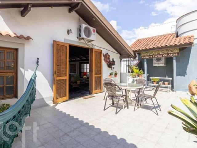 Apartamento à venda em Moinhos de Vento com 195 m², 3 quartos, 1 vaga