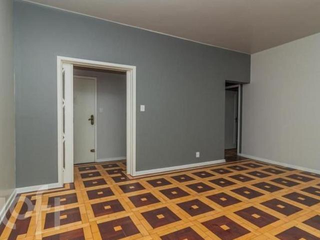 Apartamento à venda em Moinhos de Vento com 106 m², 3 quartos, 1 suíte