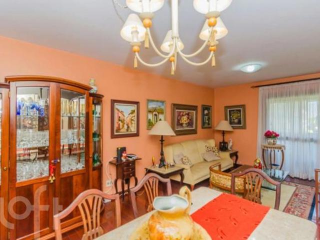 Apartamento à venda em Moinhos de Vento com 121 m², 3 quartos, 1 suíte, 1 vaga