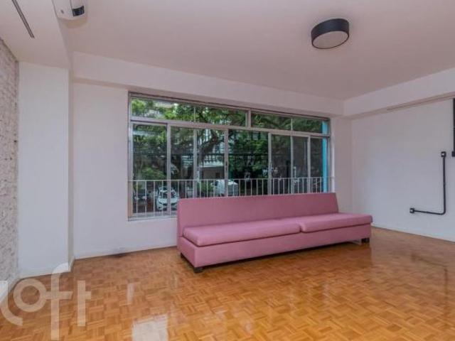 Apartamento à venda em Moinhos de Vento com 244 m², 4 quartos, 1 suíte, 2 vagas