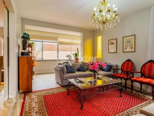 Apartamento à venda em Moinhos de Vento com 209 m², 3 quartos, 1 suíte, 2 vagas