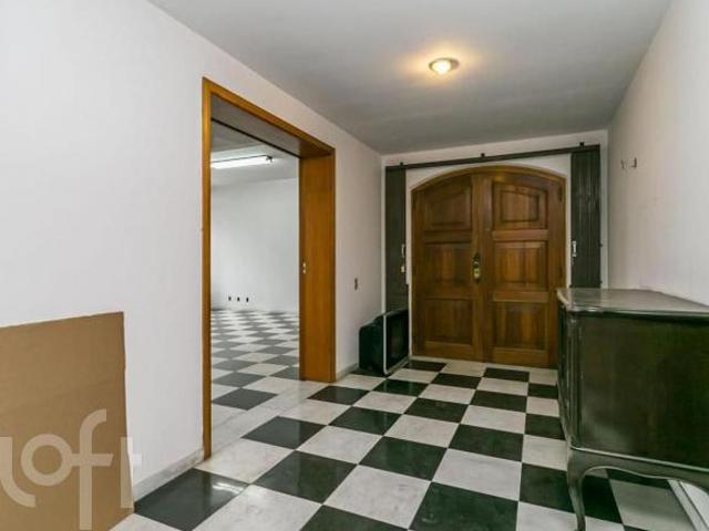 Apartamento à venda em Moinhos de Vento com 381 m², 4 quartos, 1 suíte, 2 vagas