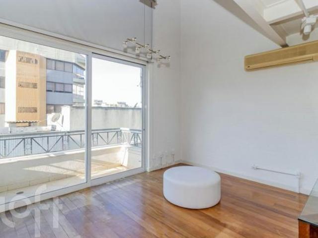 Apartamento à venda em Moinhos de Vento com 77 m², 1 quarto, 1 suíte, 1 vaga