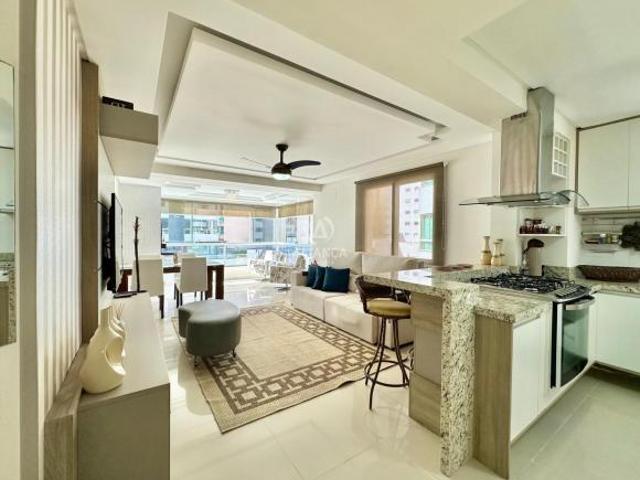 Apartamento à venda em Navegantes