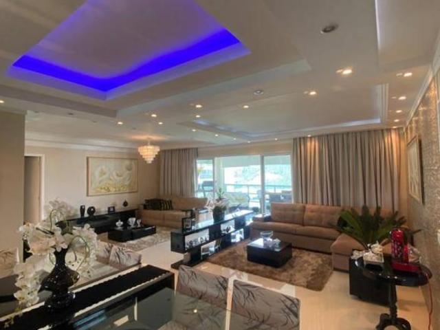 Apartamento a Venda em Alphaville