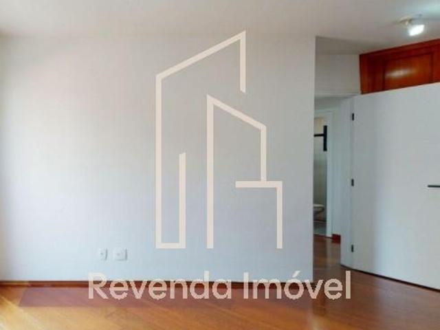 Apartamento à venda em Alto de Pinheiros com 3 quartos, 1 suíte e 4 banheiros, 104m²