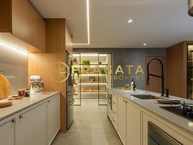 Apartamento à venda em Alto de Pinheiros, 4 quartos e 3 suítes São Paulo