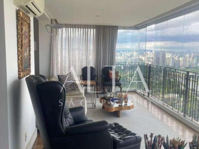 Apartamento à VENDA em ANDAR ALTÍSSIMO com 3 dormitórios e 4 vagas no Parque Cidade Jardim