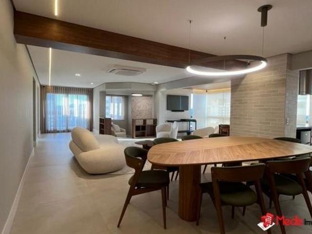 Apartamento à venda em Barueri no Bairro do Alphaville