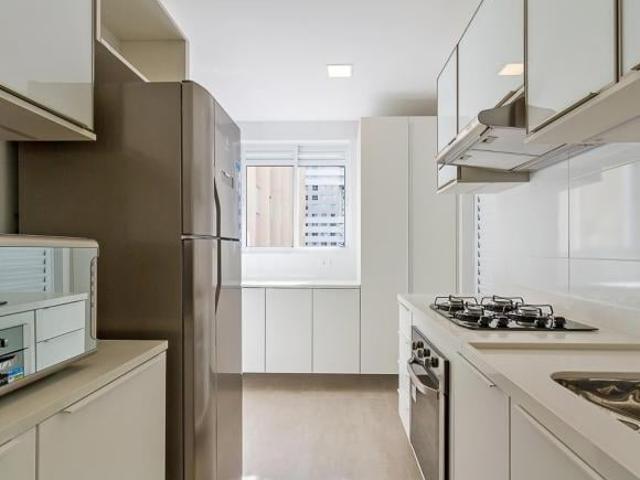 Apartamento à venda em Batel