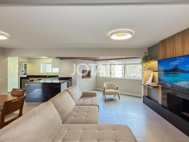 Apartamento à venda em Batel