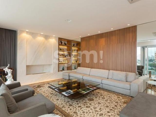 Apartamento à venda em Batel