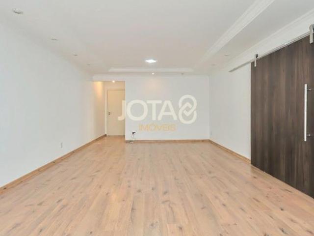 Apartamento à venda em Batel