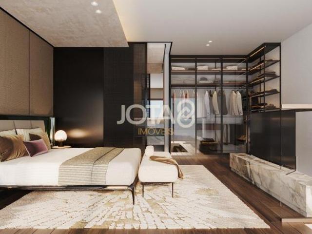 COBERTURA DUPLEX COM 1 SUÍTE E 1 VAGA NO BATEL