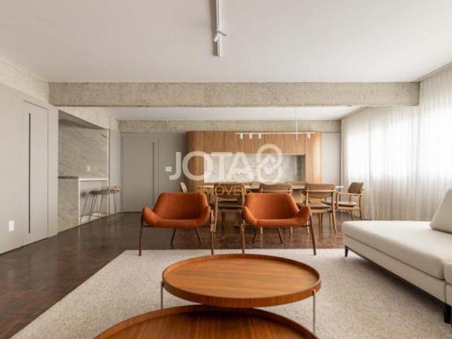 Apartamento à venda em Batel