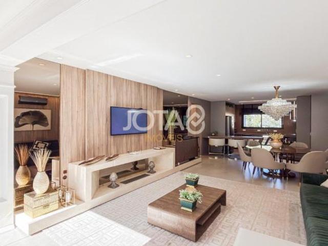 Apartamento à venda em Batel