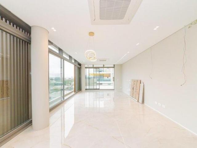 Apartamento à venda em Batel