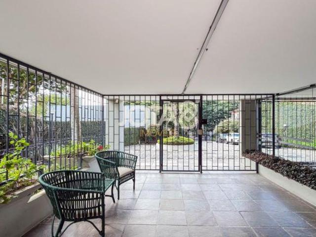 Apartamento à venda em Batel