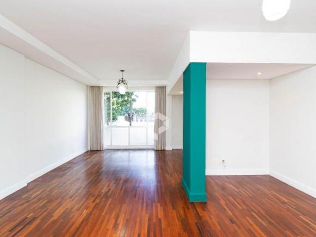 Apartamento à venda em Batel