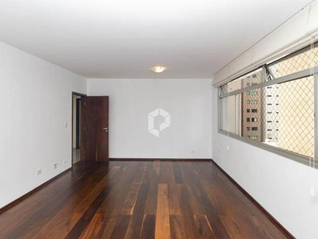 Apartamento à venda em Batel