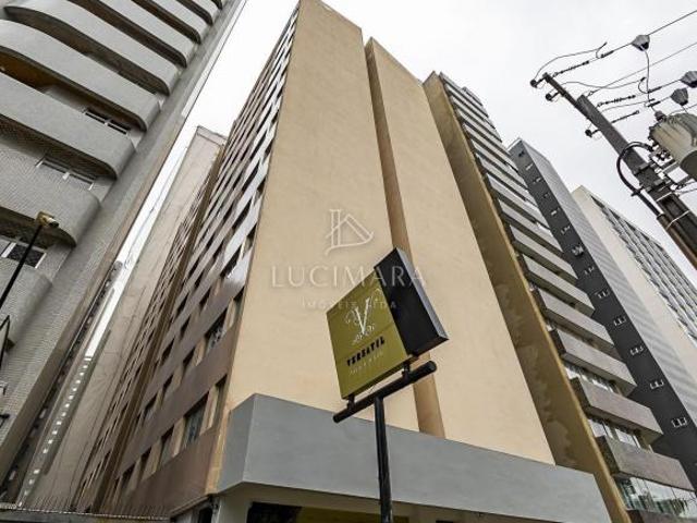Apartamento à venda em Batel