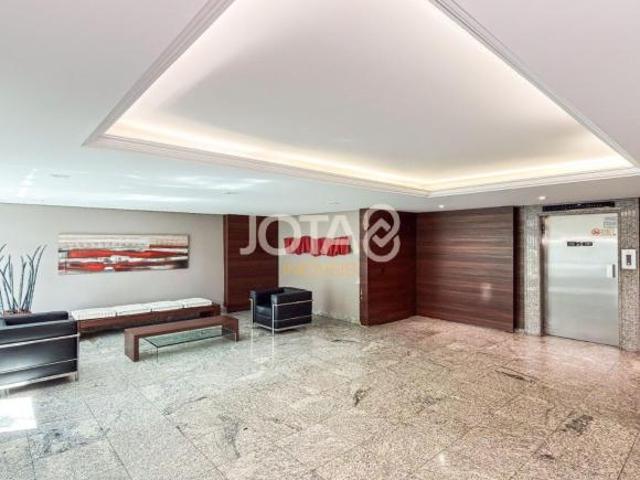 Apartamento à venda em Batel
