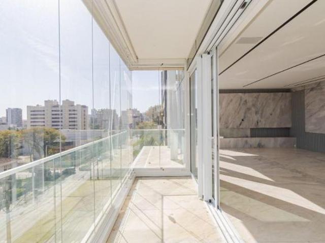 Apartamento à venda em Batel