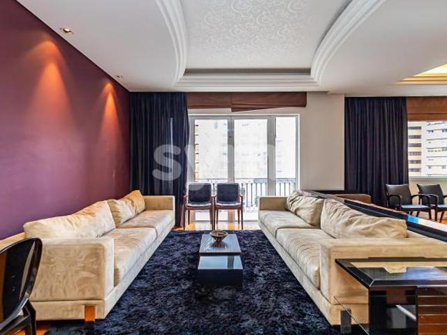 Apartamento à venda em Batel