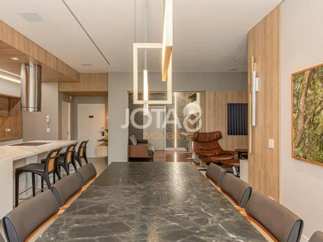 Apartamento à venda em Batel