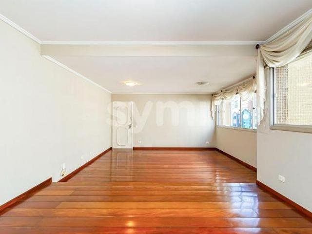 Apartamento à venda em Batel