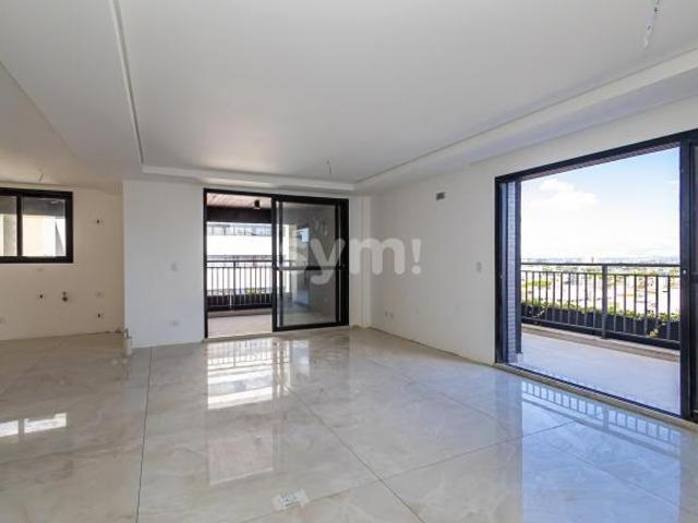 Apartamento à venda em Batel