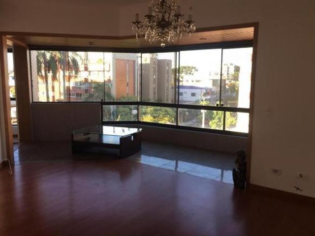 Apartamento à venda em Batel