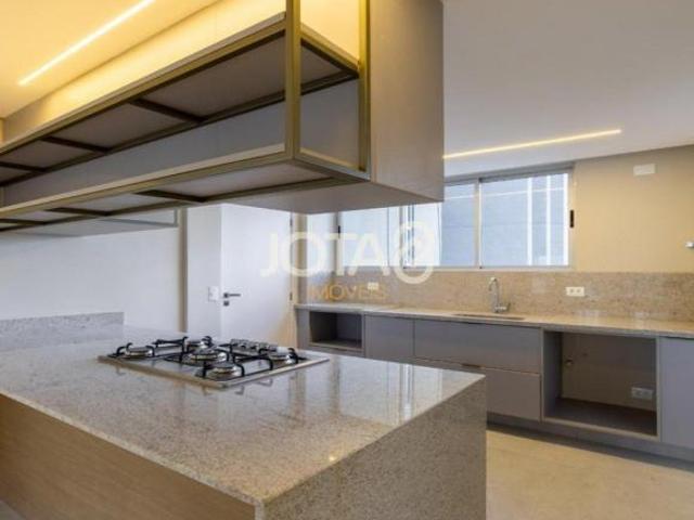 Apartamento à venda em Batel