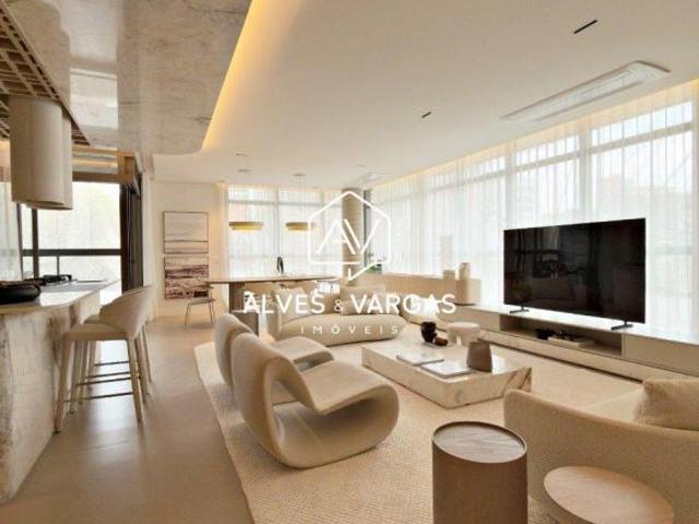 Apartamento à venda em Batel