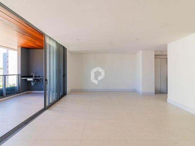 Apartamento à venda em Batel