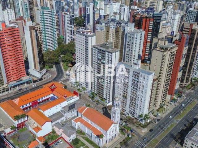Apartamento à venda em Batel