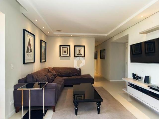 Apartamento à venda em Batel