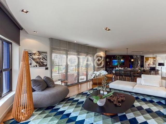 Apartamento à venda em Batel