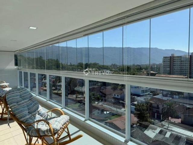Apartamento à venda em Bertioga com 3 dormitórios e vista para o mar no Centro