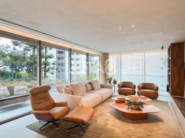 Apartamento à venda em Batel