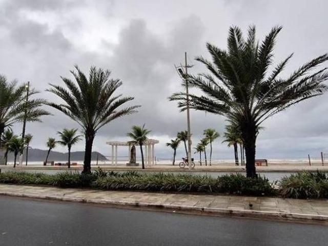 Apartamento à Venda em Boquirao, Praia Grande SP