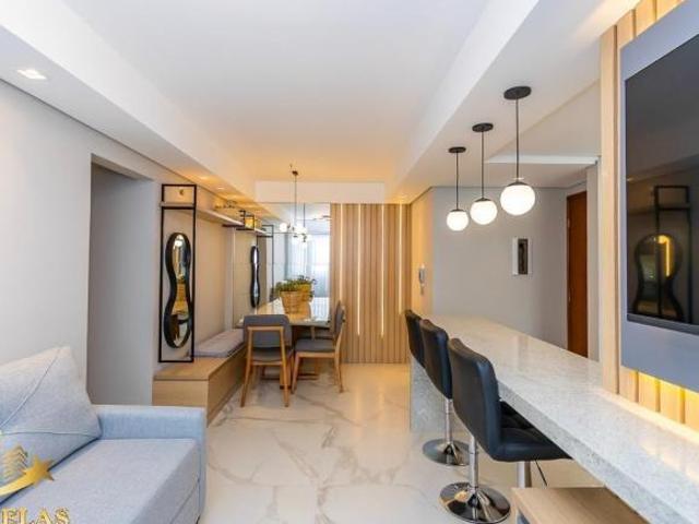 Apartamento à venda em Curitiba PR, no Água Verde: 2 quartos, 1 suíte, 2 salas, 2 banheiros, 1 vaga